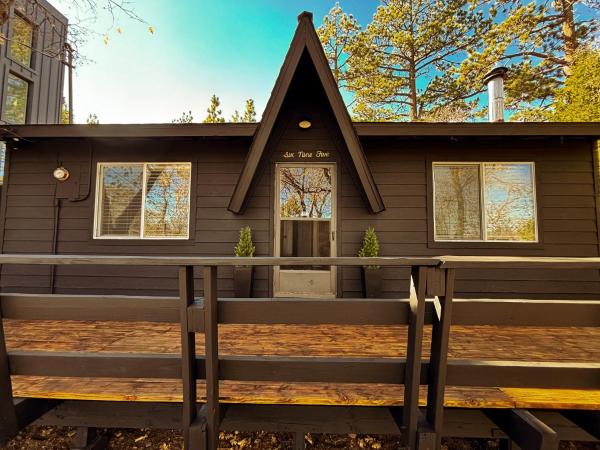 Stylish Cabin Hideaway Ev Charger, Fire Pit & Spa - Big Bear, CA