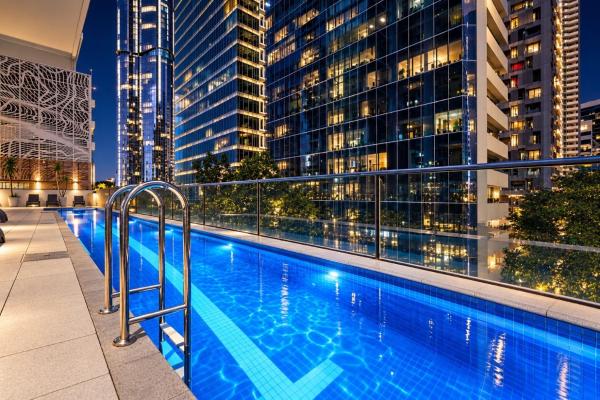 Lvl 32 View - Pool, Spa, Sauna - Sleep 6 & Parking - Brisbane