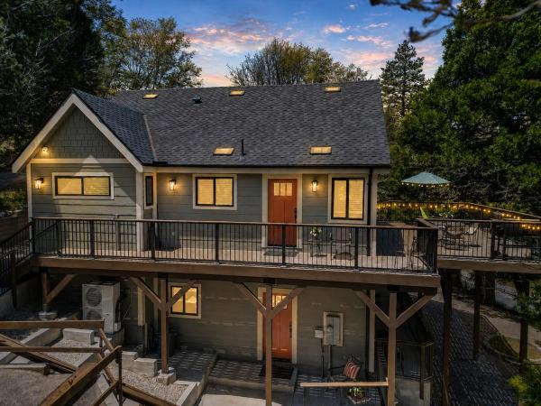 San Moritz Lake House - Crestline, CA