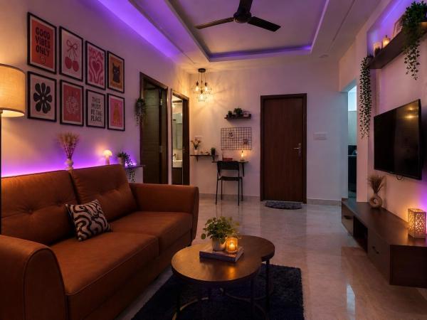 The Cozy Hive - Fantasy Room & Luxe Dreamy 2bhk - 邦加羅爾