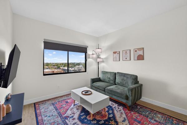 Astral Desert Apartments - Mesa, AZ