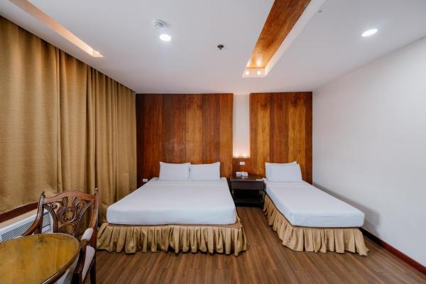 La Fiesta Hotel - Oton