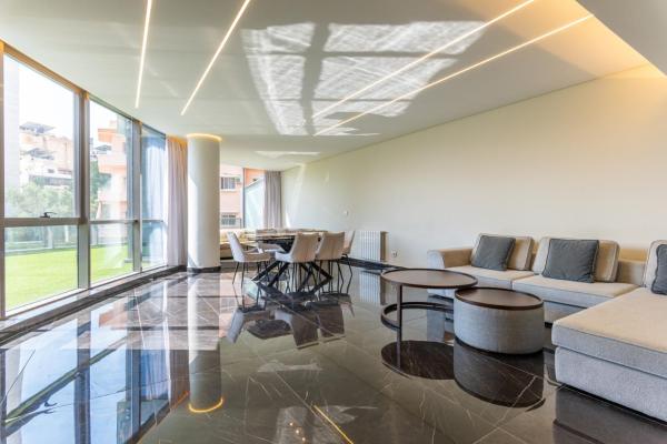 Sodeco 2 - Modern 2br With Terrace - Beyrouth
