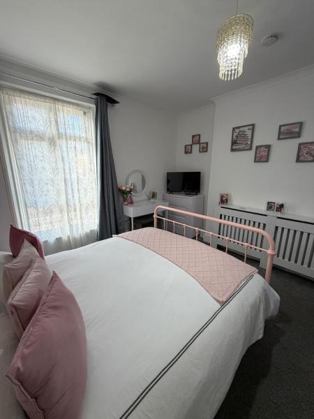 Entire Studio Apartment Private Entrance - New Forest