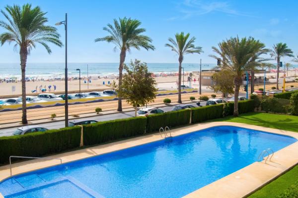 Spacious Apartment In El Campello, 120 M², Shared Pool - El Campello