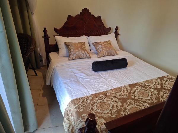 Billionaires Tourist Stopover Resort - Uganda