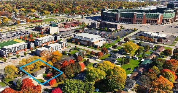 Walking Distance To Lambeau Field- Dog Friendly - Green Bay, WI