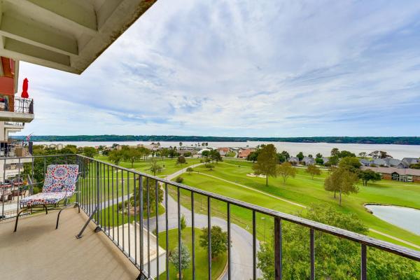 Grand Lake Golf Course Getaway: Stunning Views! - Grove, OK