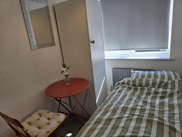 Private Room In A Stoke-on-trent Home - Stoke-on-Trent