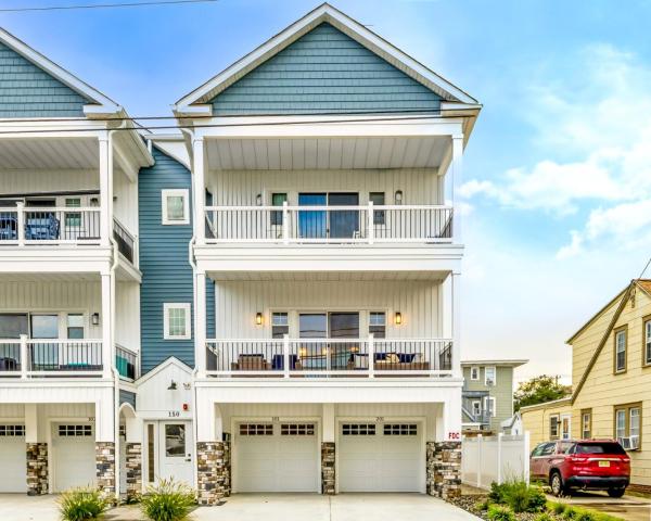 Brand New Beautiful Still Waters Beach House! - Wildwood, NJ