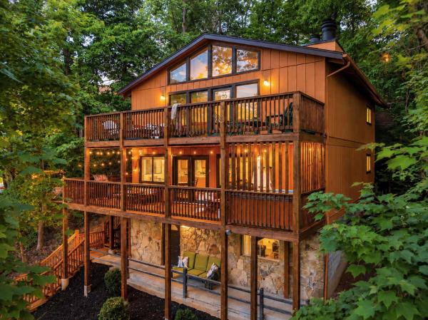 Smoky Mtn Escape - Hot Tub - Fire Pit - Game Room - ガットリンバーグ, TN