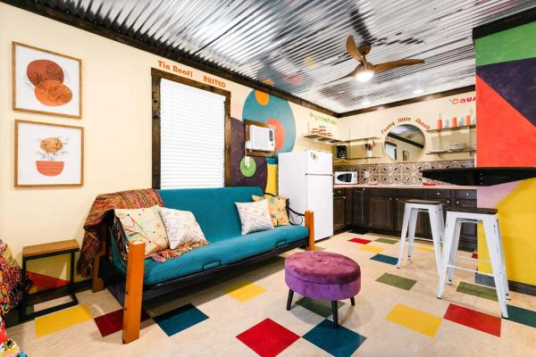 Love Shack Cabin - Lakefront - Pool & Dock - Missouri