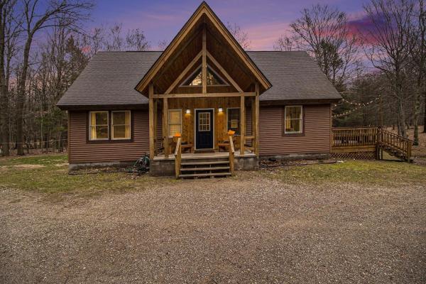 Pinecrest Cabin - Pentwater, MI