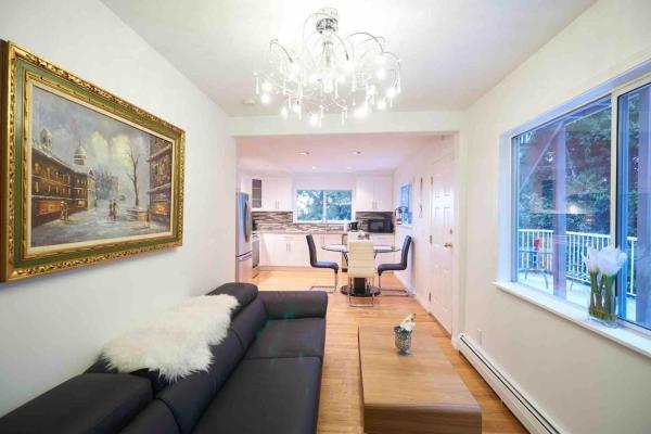 Central Lonsdale 2br Home Private Deck With Bbq - Vancouver