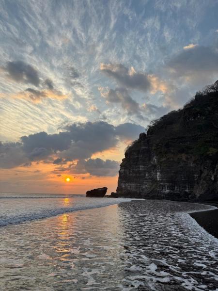Private Beach Home - La Libertad