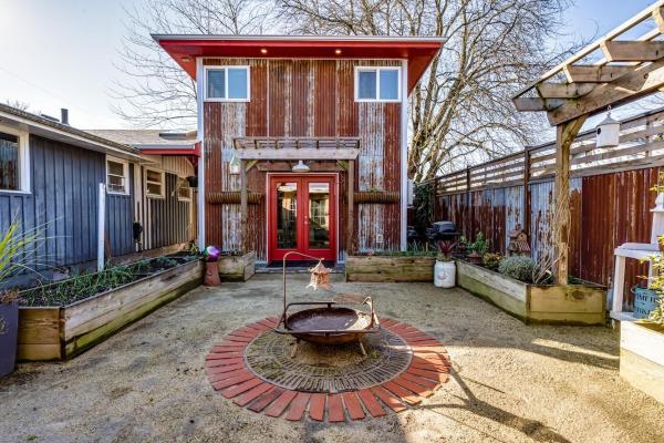 The Raven's Nest - Eugene, OR