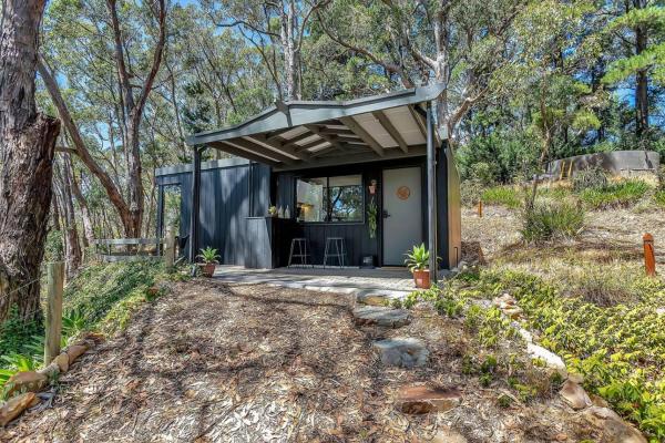 Kw Treehouse Luxury Private Farm Escape For 2 With Walking Trails - Adelaide