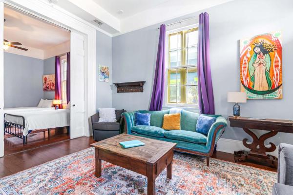 Historic Treme Creole Cottage Historic Getaways W Pool - New Orleans, LA