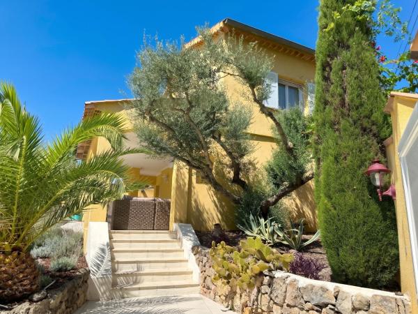 Villa Familiale Avec Piscine à Lorgues, 120 M² - Lorgues