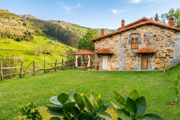 Charming House In La Cavada With Jacuzzi - Solares