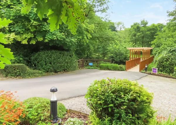 Herons Brook Retreat Lodges - Narberth