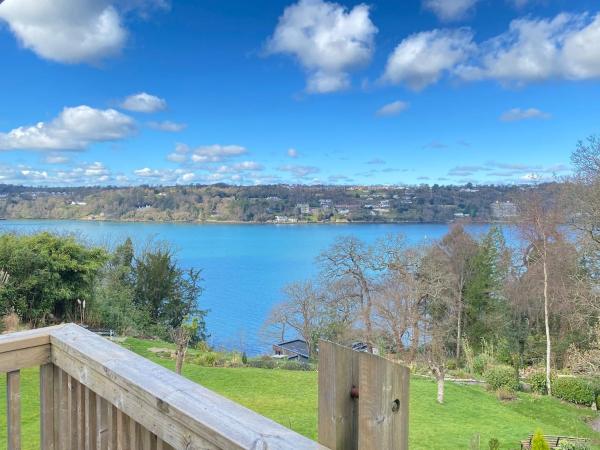 Spacious Balcony Apartment With Sea View - Bangor