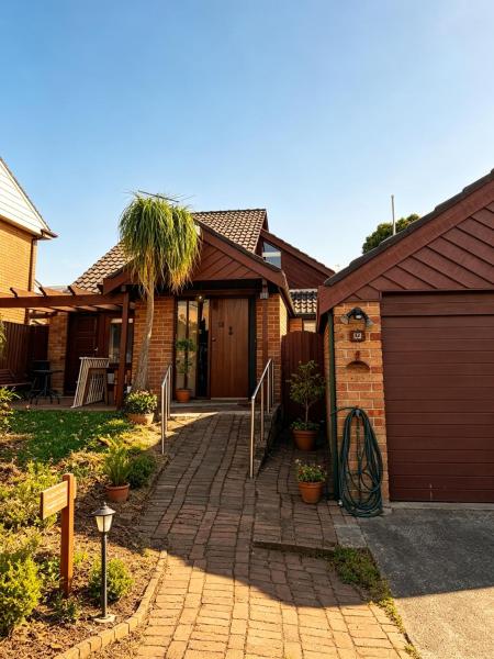 Timberlight Burwood Quiet & Homely Stay Near Westfield - Ryde