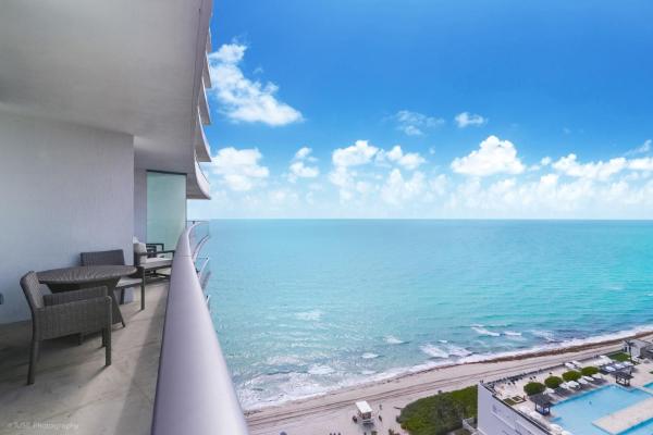 Luxurious 2 Bedroom On The Ocean At Lyfe Resort - North Miami Beach, FL
