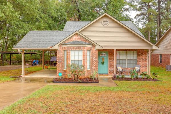 Texarkana Home, 3 Mi To Downtown - Texarkana, TX