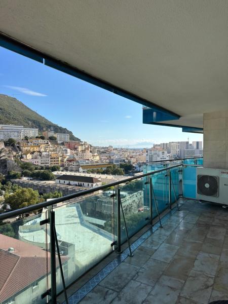 The Royal Sanctuary At Luxurious Ocean Village - Gibraltar