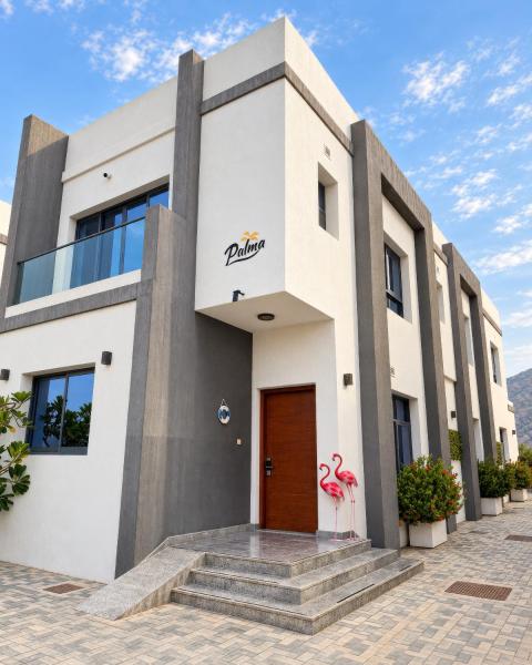 Al Dana Palma Villa - Luxury 4-bedroom Villa With Heated Pool & Mountain Sea View - Ras al Khaimah