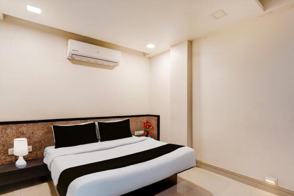 Hotel O Vatva Railway Station Formerly Anmol Palace - Ahmedabad