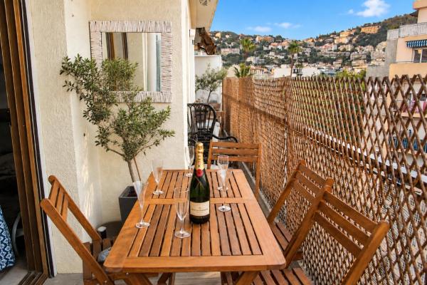 Sunny Terrace With Great View- Port, Beach & Garibaldi- 3 Rooms Apt - Nice