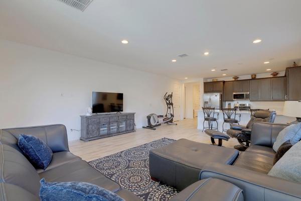 Pool & Hot Tub Access! Goodyear Extended Escape - Goodyear, AZ
