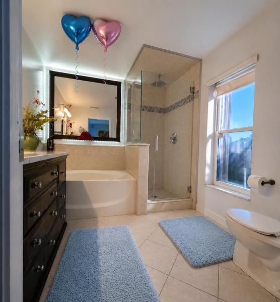 Honeyroom, Private Entrance, King Suite, Free Parking - Fort Pierce, FL