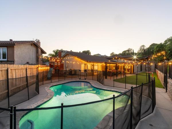 Saltwater Pool, Billiards, Arcade, Sleeps 12 - Miramar - San Diego