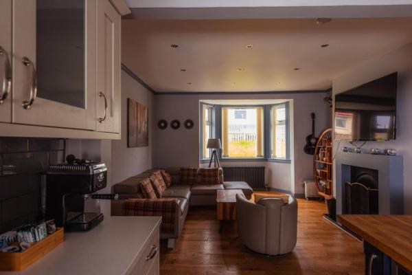 Luxury Portree Cottage With Hot Tub Hamara - 波特里