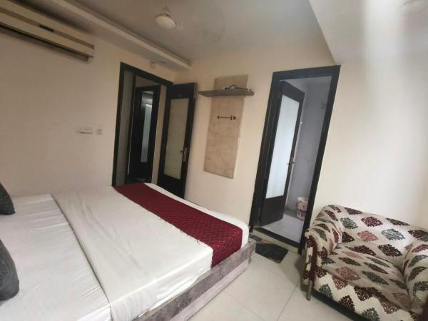 Hotel Priya - Gurugram
