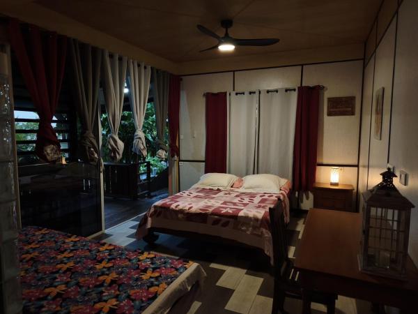 Teva's Tahiti Stay - Near Tahiti Airport - Tahiti