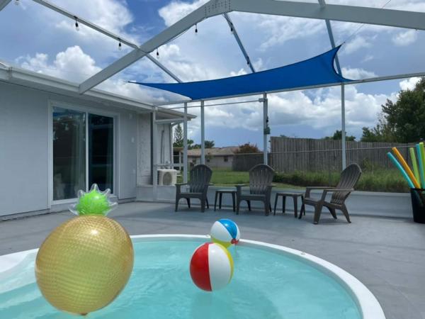 Family Getaway Private Pool Sleeps 8 - New Port Richey, FL
