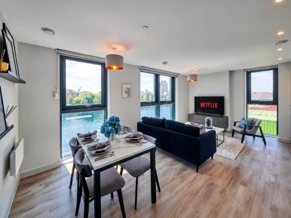 The Waterside Retreat - Manchester