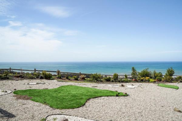 Stunning 2br 1bath With Balcony, Ocean, Mountain & Sunset Views - Lamas