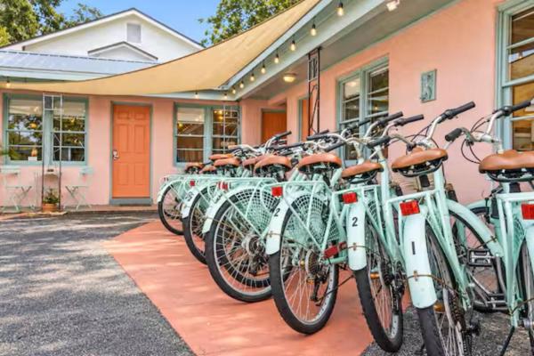 Mid Century Motel Retreat In St Augustine - St. Augustine, FL
