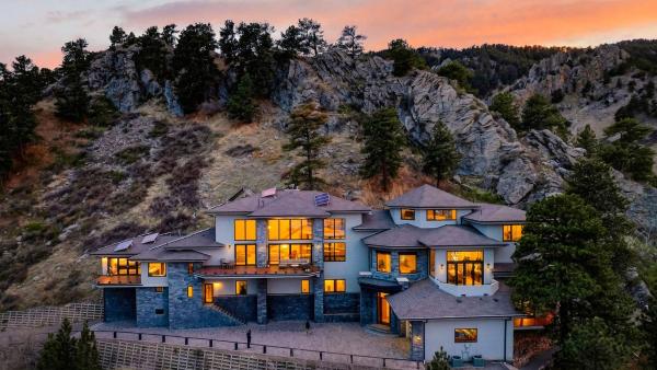 Castle Black By Avantstay - Boulder, CO