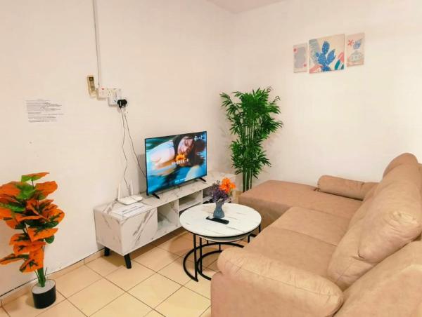 Saleng Single Storye Landed 7pax 3br Near Kulai Aeon - Kulai