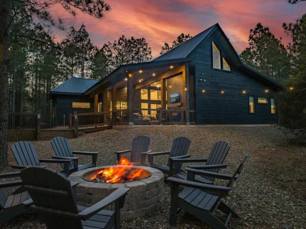 Steel Time Cabin Ping Pong Jacuzzi Fire Pit - Oklahoma