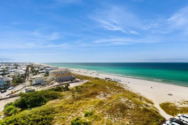 Spectacular Beachfront Condo With Great Amenities Shared Pool & Beach Access - Rosemary Beach, FL