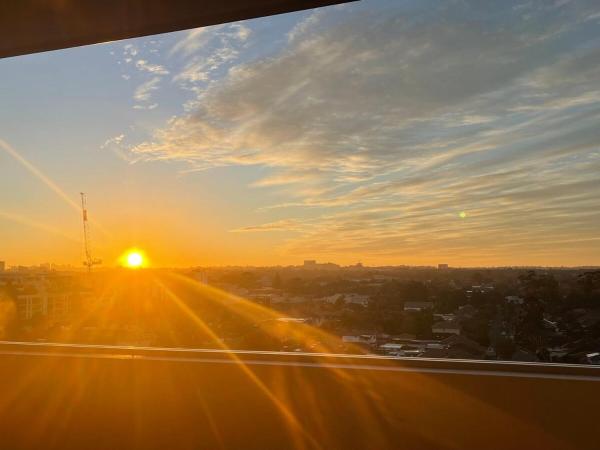 Spacious, Modern Apartment In An Ideal Location For Airport, Cbd, Business And Leisure Travel, With 2 Free Parking Spots - North Shore