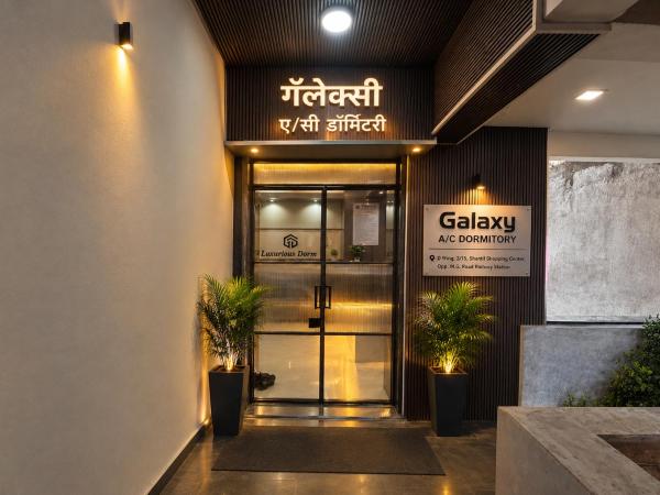 Galaxy Ac Dormitory For Males - Mumbai