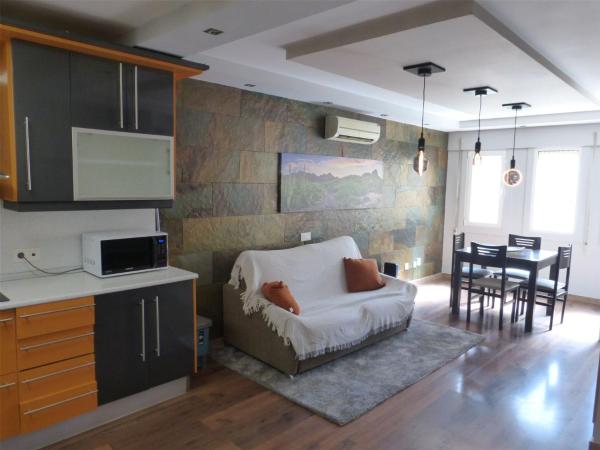 Charming 1-bedroom Apartment Near The Beach In Roquetas De Mar, Spain - Roquetas de Mar